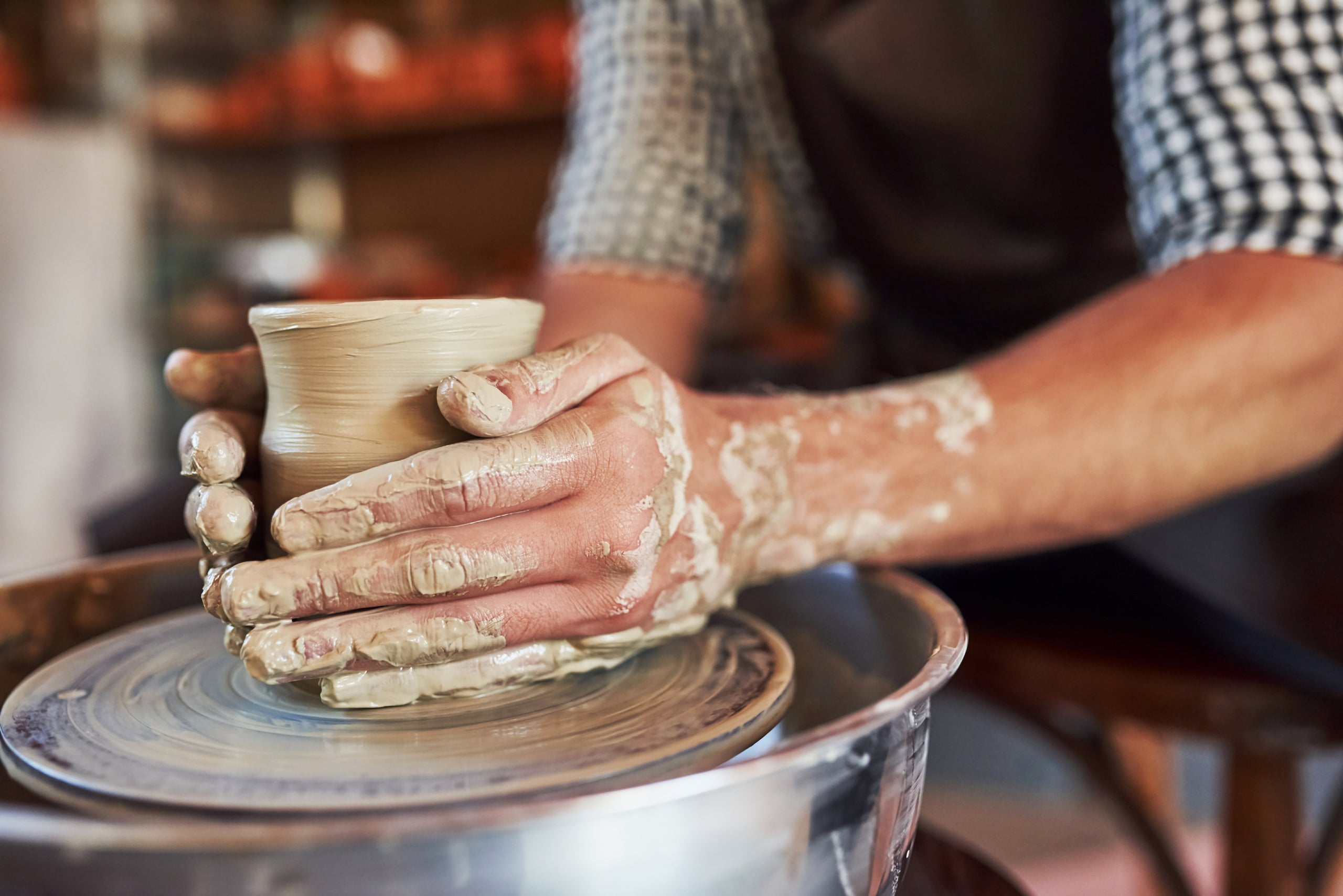 Pottery Wheel Throwing Class Workshop | STRANGE EARTH STUDIO